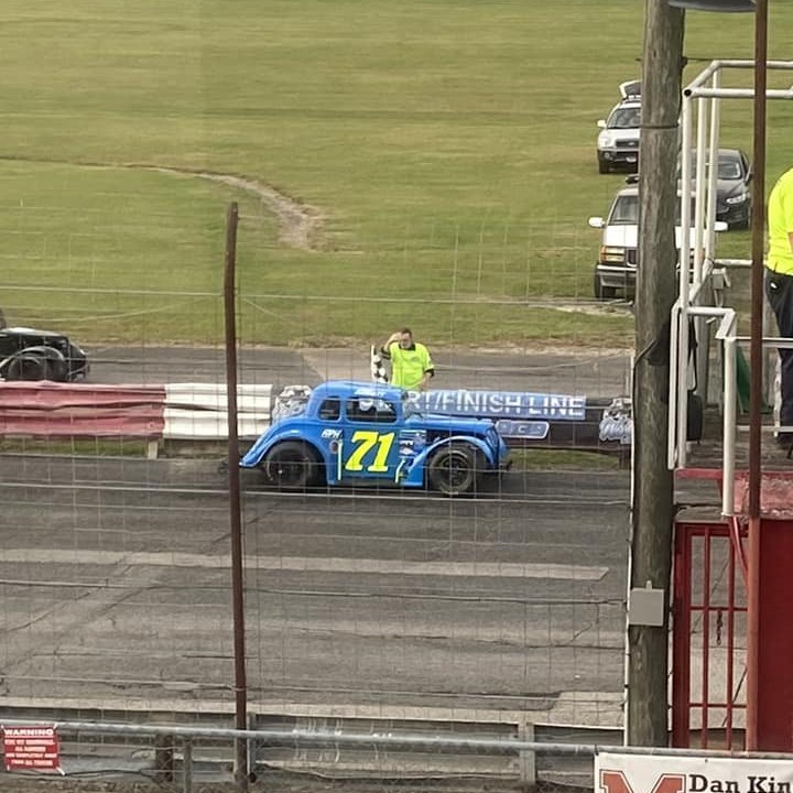 Jason Garrett Wins Legends Feature Saturday, October 28, at Ona ...