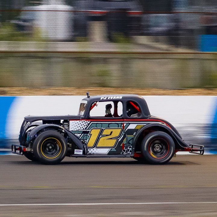 PJ Evans Drives to the Victory at the New London-Waterford Speedbowl on ...